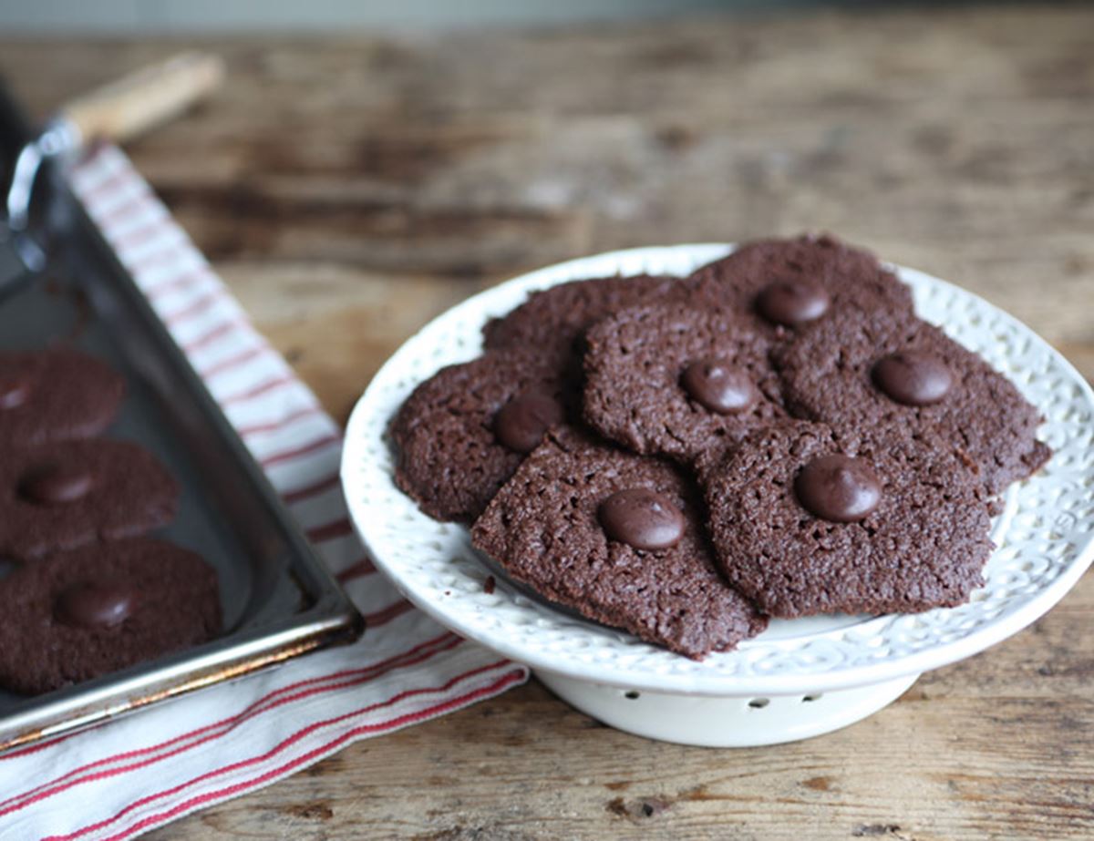 Cocoa Loco's Chocolate Cookie Home Baking Kit Recipe | Abel & Cole