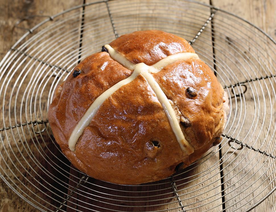 Giant Hot Cross Bun, Organic, Famous Hedgehog Bakery (430g)